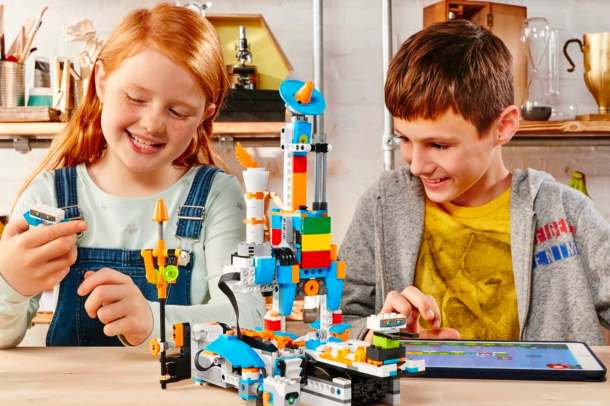 5 robots para niños sorprendentes con los que iniciarles en la robótica