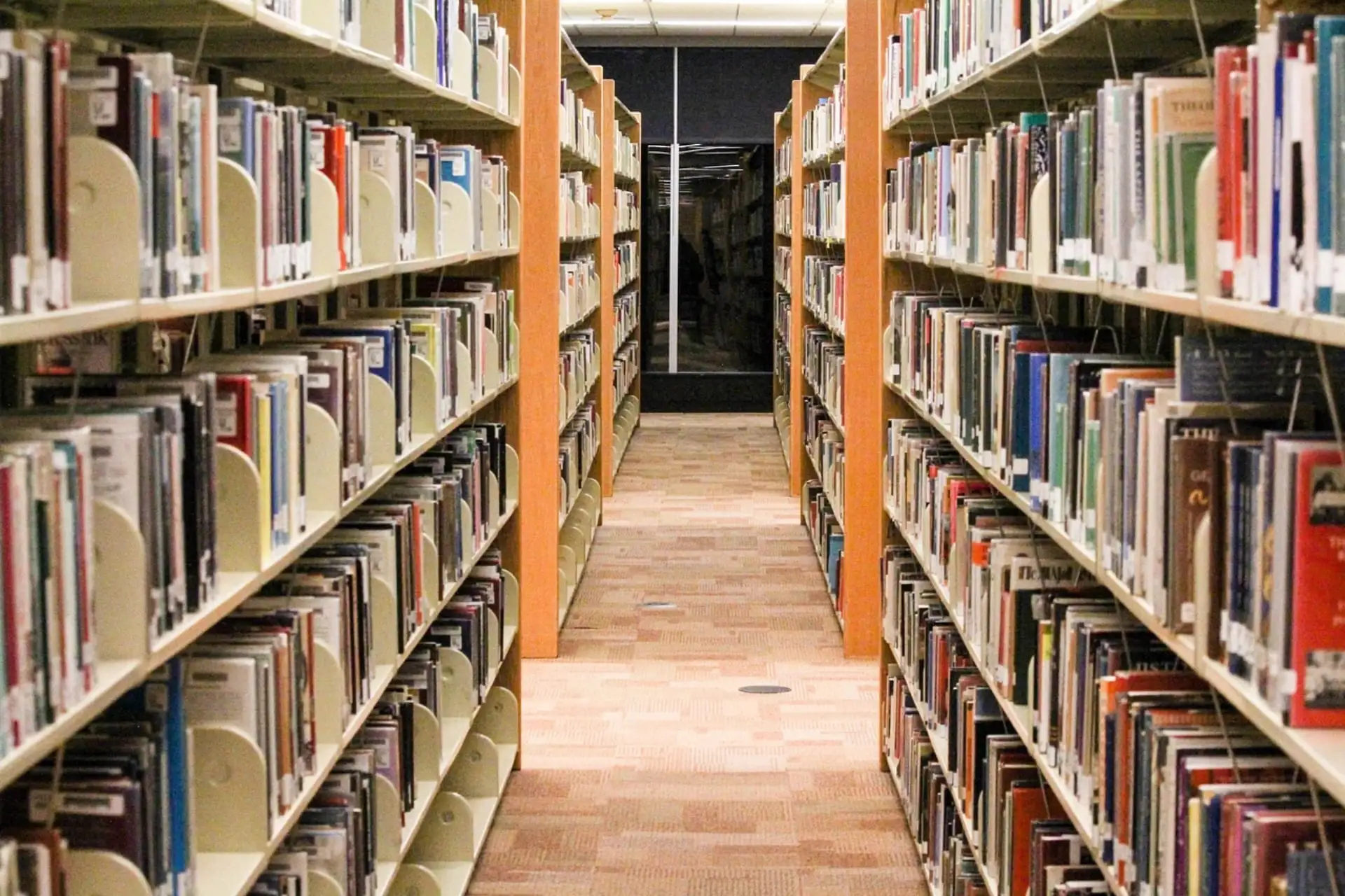 Descargar libros y ebooks gratis: 5 apps y plataformas para hacerlo
